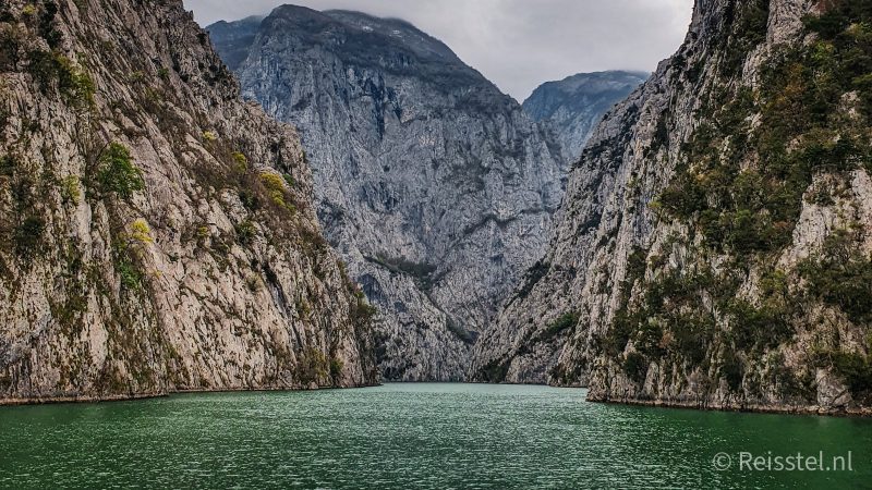 Koman Lake Ferry - Alles Over De Tocht Over Het Komani Meer